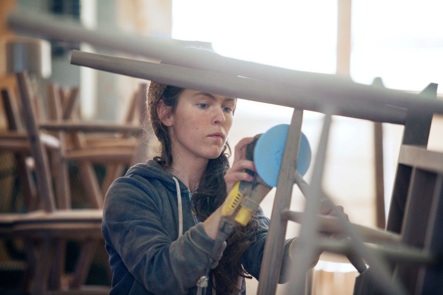 Random Orbital Sander vs Palm Sander - How to Choose